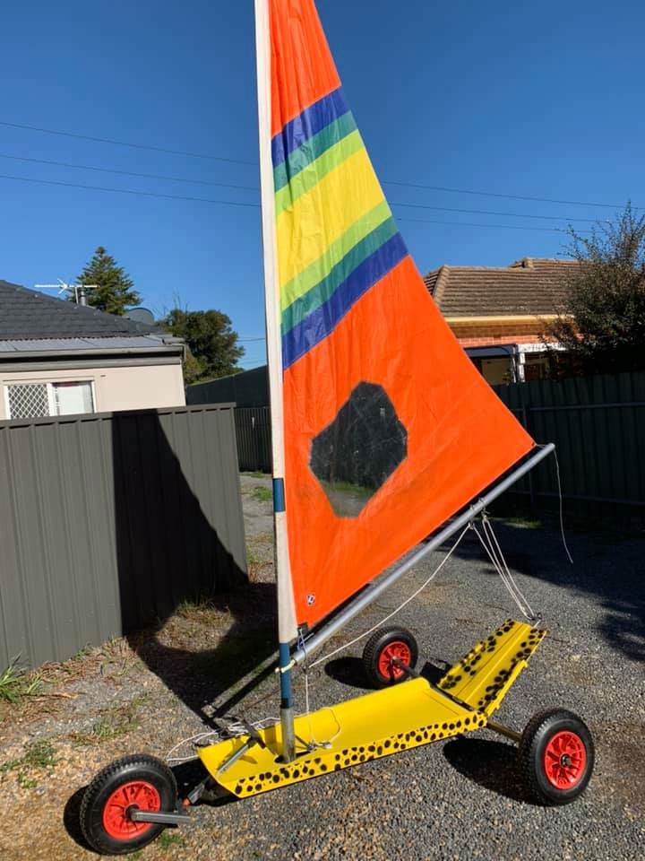 Why not more pictures of Mini Land Yacht with "very small" sails ...